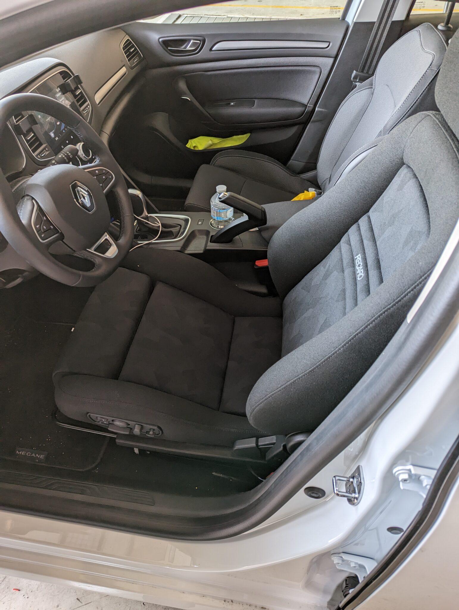 Installation siège RECARO Ergomed ES dans une RENAULT Megane - SELLERIE ...